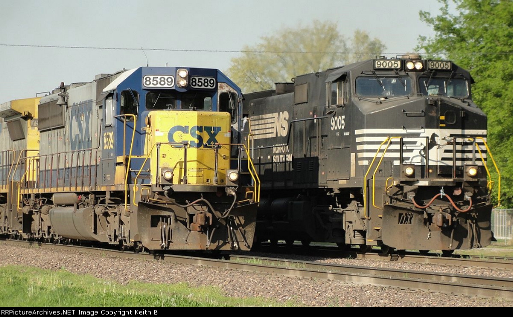 CSX 8589 and NS 9005